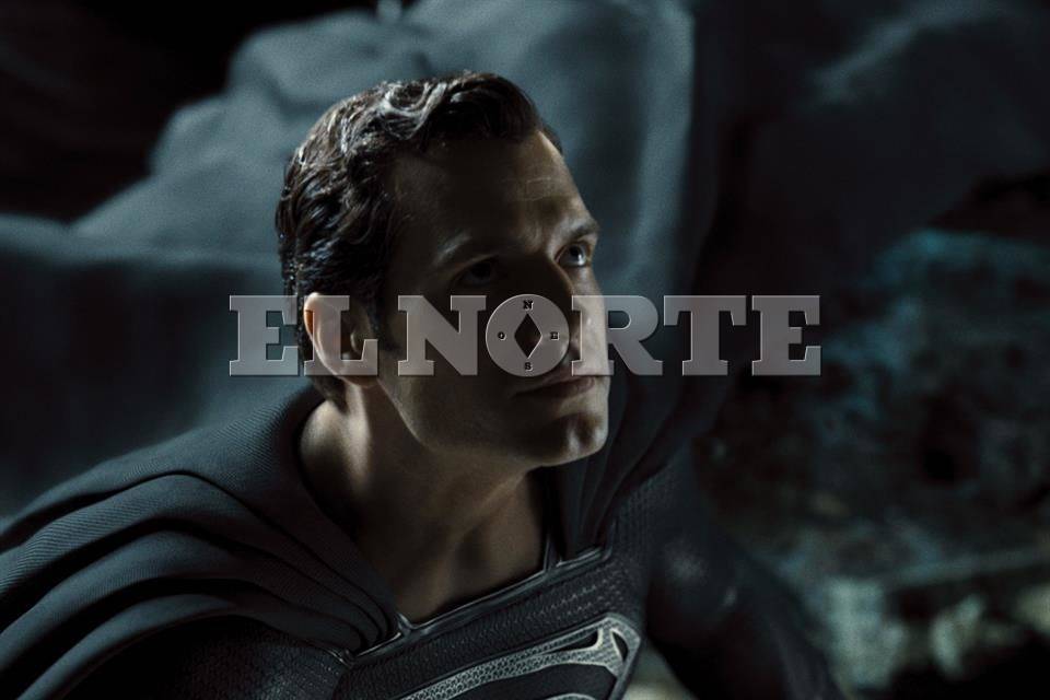 Henry Cavill vuelve a ponerse la capa de 'Superman'