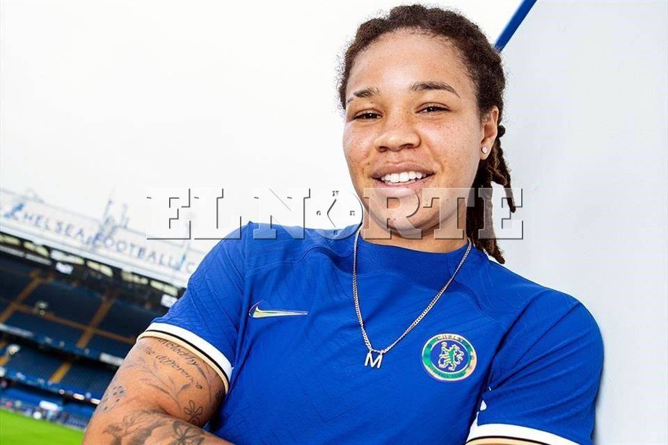 Presenta Chelsea a Mia Fishel